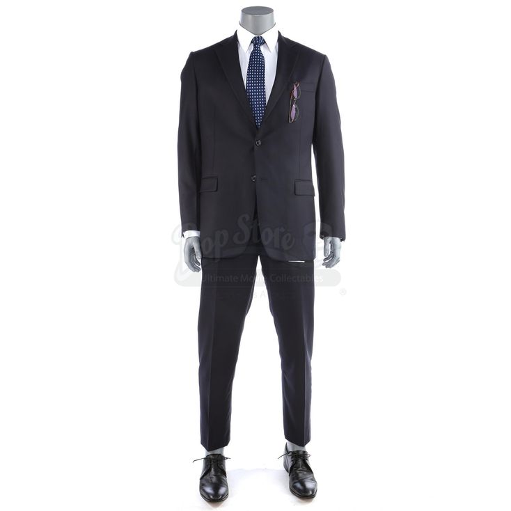 Charons Adjudicator Arrival Costume and Glasses | JOHN WICK: CHAPTER 3 ...