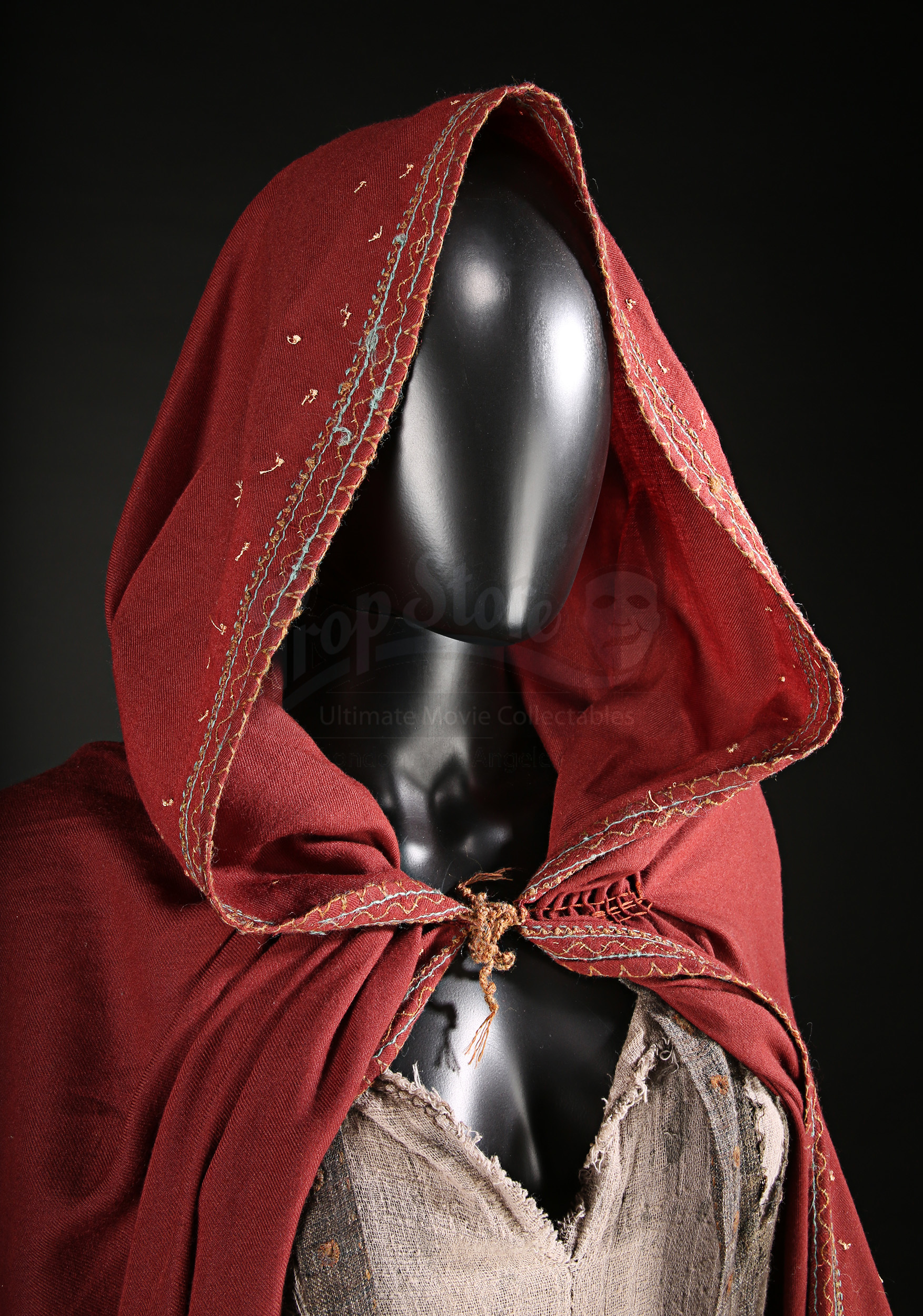 Guineveres (Keira Knightley) Tunic and Red Cloak | KING ARTHUR (2004)
