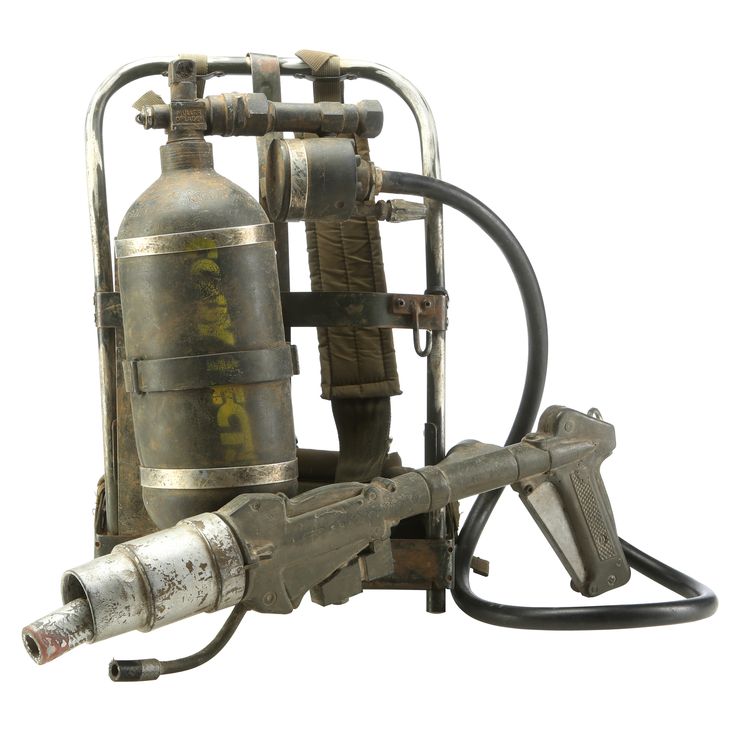 Lot 962 - Stunt Flamethrower | TROPIC THUNDER (2008)