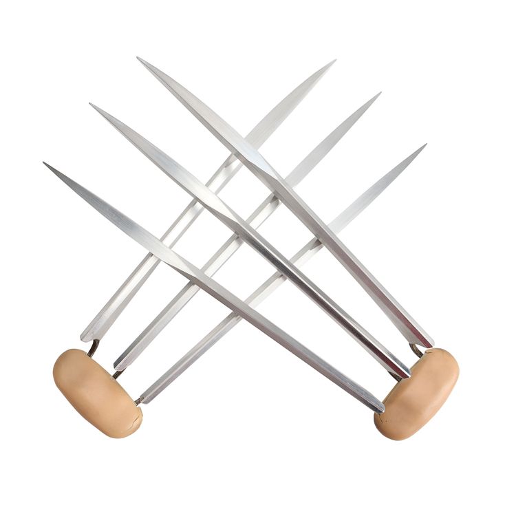 Lot 447 - Hero Wolverine (Hugh Jackman) Claws | WOLVERINE, THE (2013)