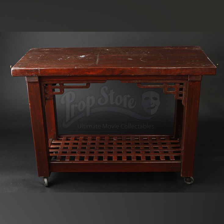 Hannibal Chau (Ron Perlman) Rolling Cart | PACIFIC RIM (2013)