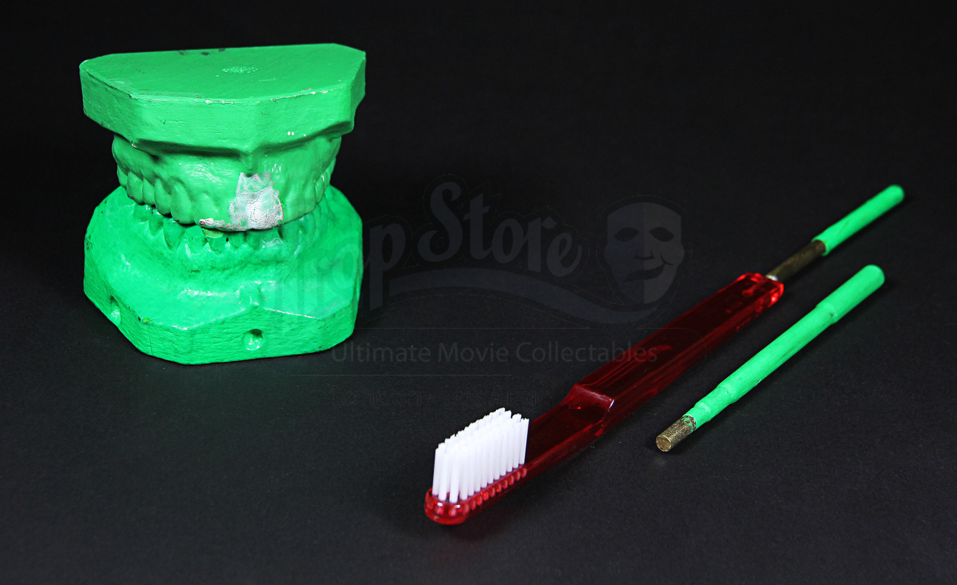 Barnabas Collins (Johnny Depp) VFX Teeth Toothbrush | DARK SHADOWS (2012)