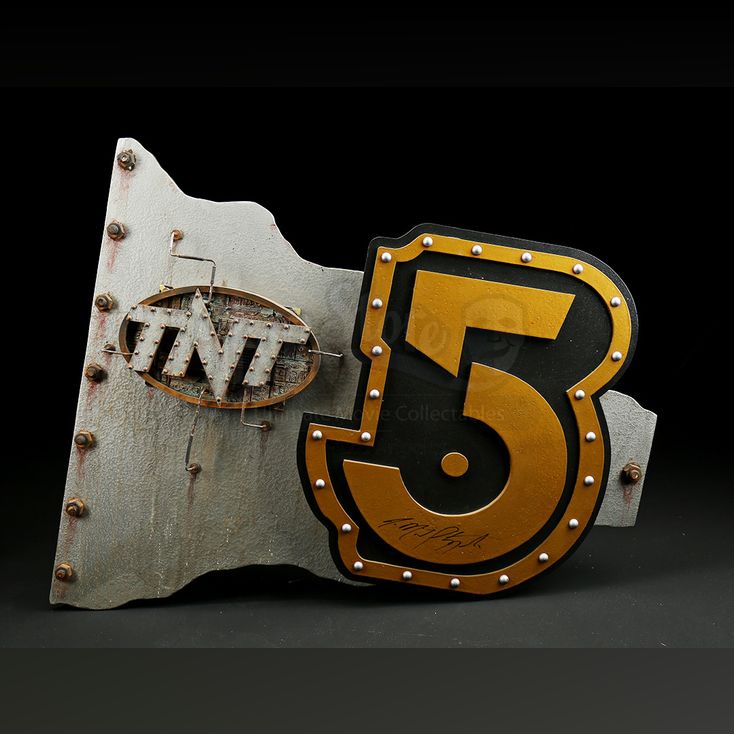 Signed TNT Sign | BABYLON 5 (1994-1998)