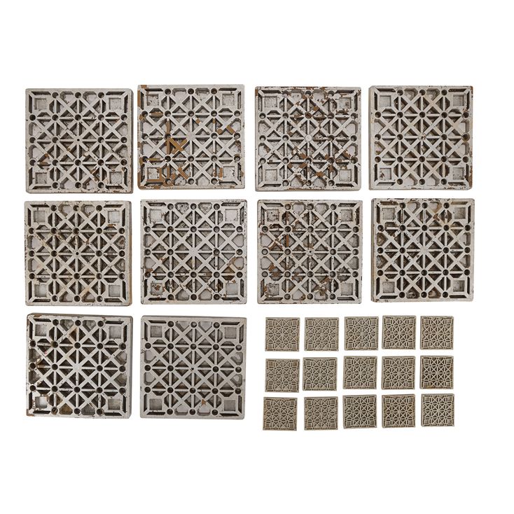 Lot #820: ALIENS (1986) - Collection of Floor Tiles