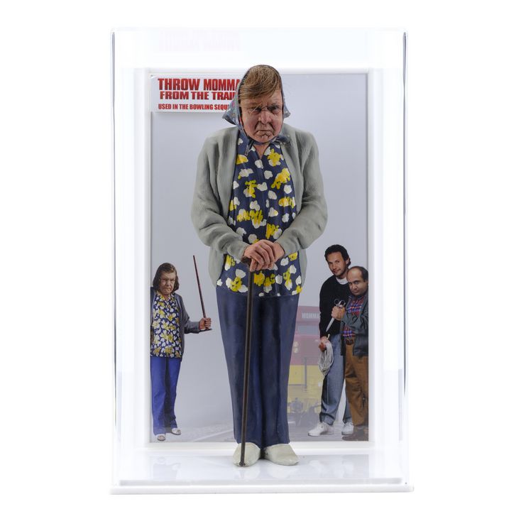 Lot #1691: THROW MOMMA FROM THE TRAIN (1987) - Dream-sequence Momma ...