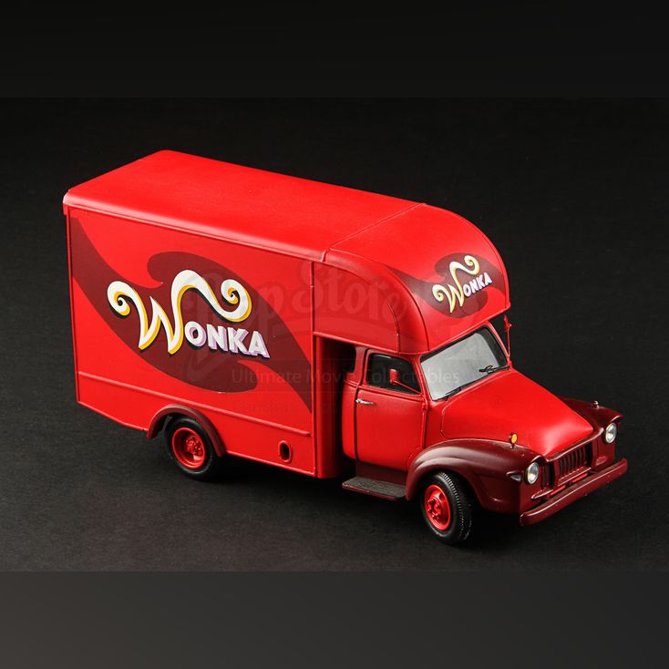 Miniature Wonka Truck | CHARLIE AND THE CHOCOLATE FACTORY (2005)