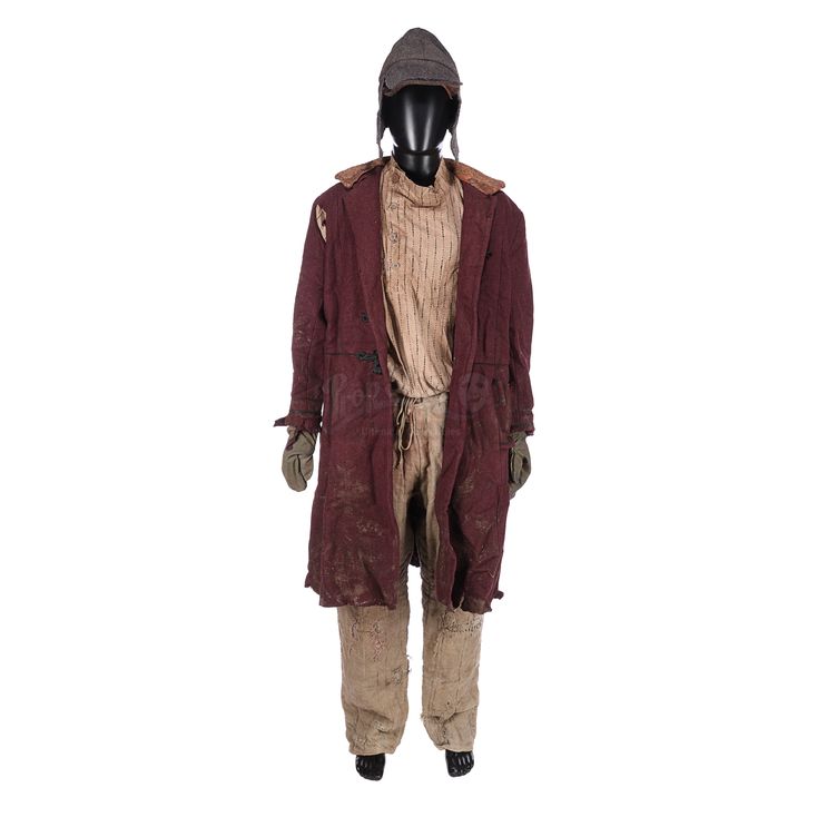 Valkas (Colin Farrell) Costume | WAY BACK, THE (2010)