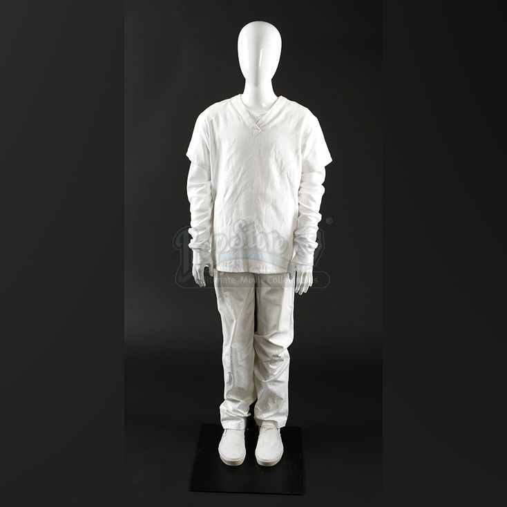 Ender Wiggins (Asa Butterfield) Scrubs | ENDER'S GAME (2013)