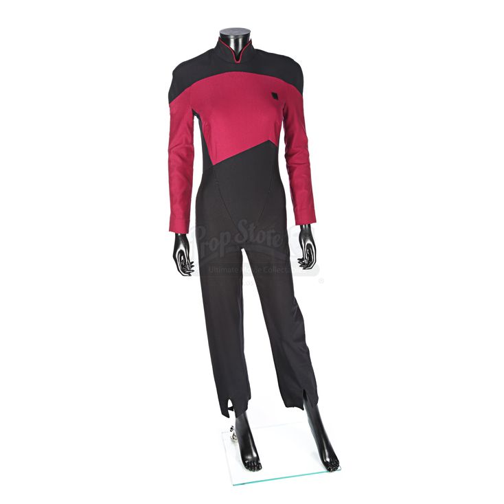 Ensign Sariel Ragers (Lanei Chapman) Starfleet Costume | #N# STAR TREK ...