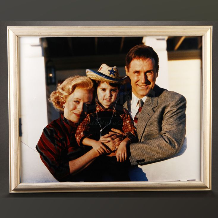 Truman Family Portrait | TRUMAN SHOW, THE (1998)