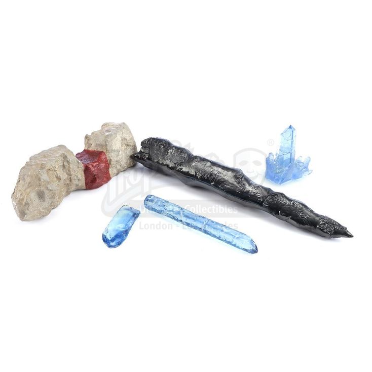 White Monolith Shard with Terrigen Crystals and Carbon Spike | MARVEL'S ...