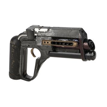 Lot # 632 : 6TH DAY, THE (2000) - SFX Foosh Pistol