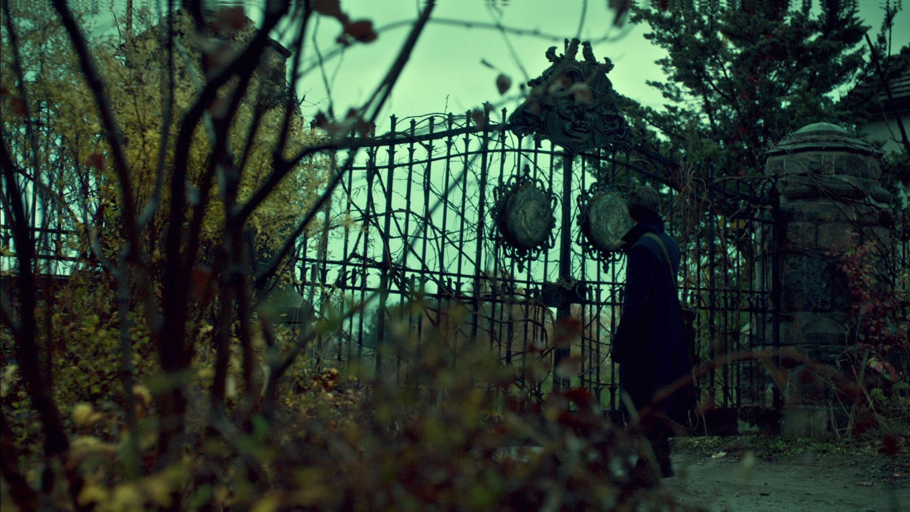 Lecter Familys Gate Crest | HANNIBAL (T.V. SERIES, 2013 - 2015)