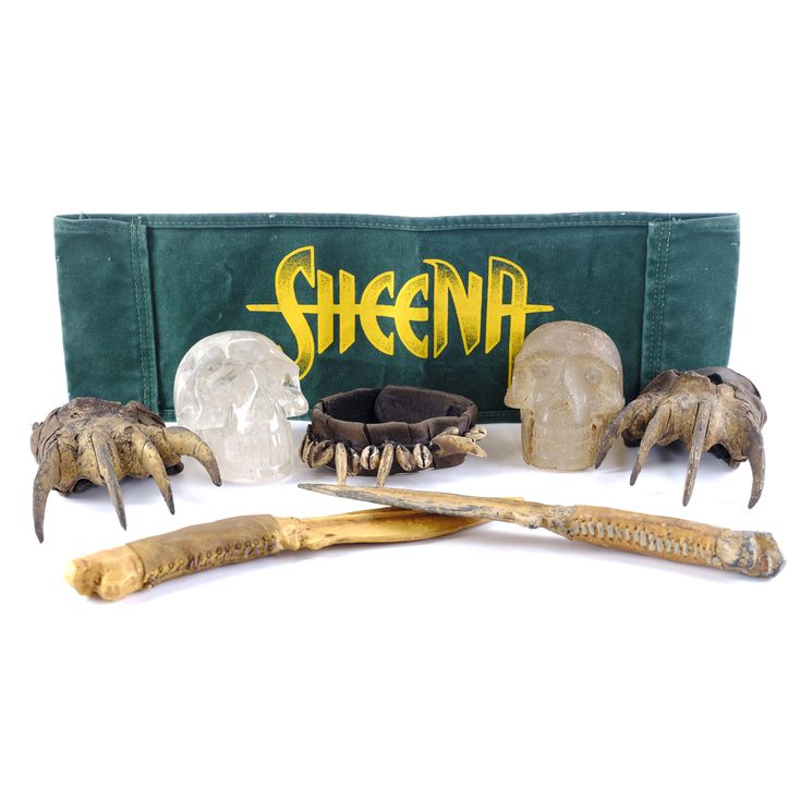 Sheenas (Gena Lee Nolin) Daggers, Darakna Claws, Armband, and Crystal ...