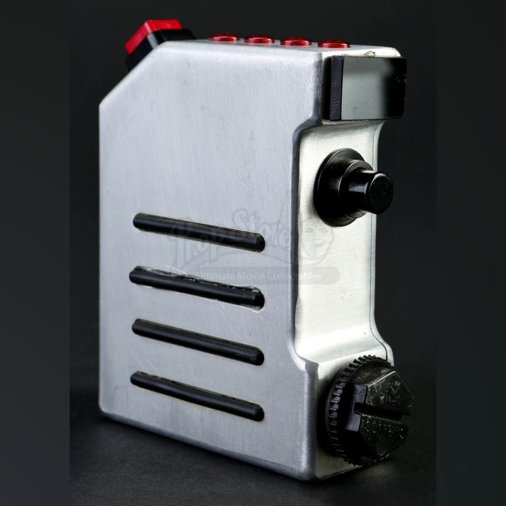 Briefcase Bomb Detonator | OCEAN'S ELEVEN (2001)