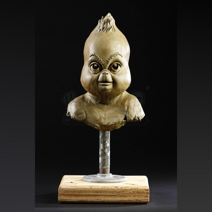 Lot 255 - Baby Grinch Maquette | HOW THE GRINCH STOLE CHRISTMAS (2000)