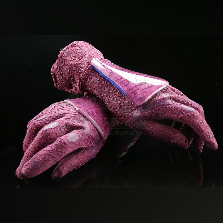 Kimberly Harts Pink Power Suit Gloves | POWER RANGERS (2017)