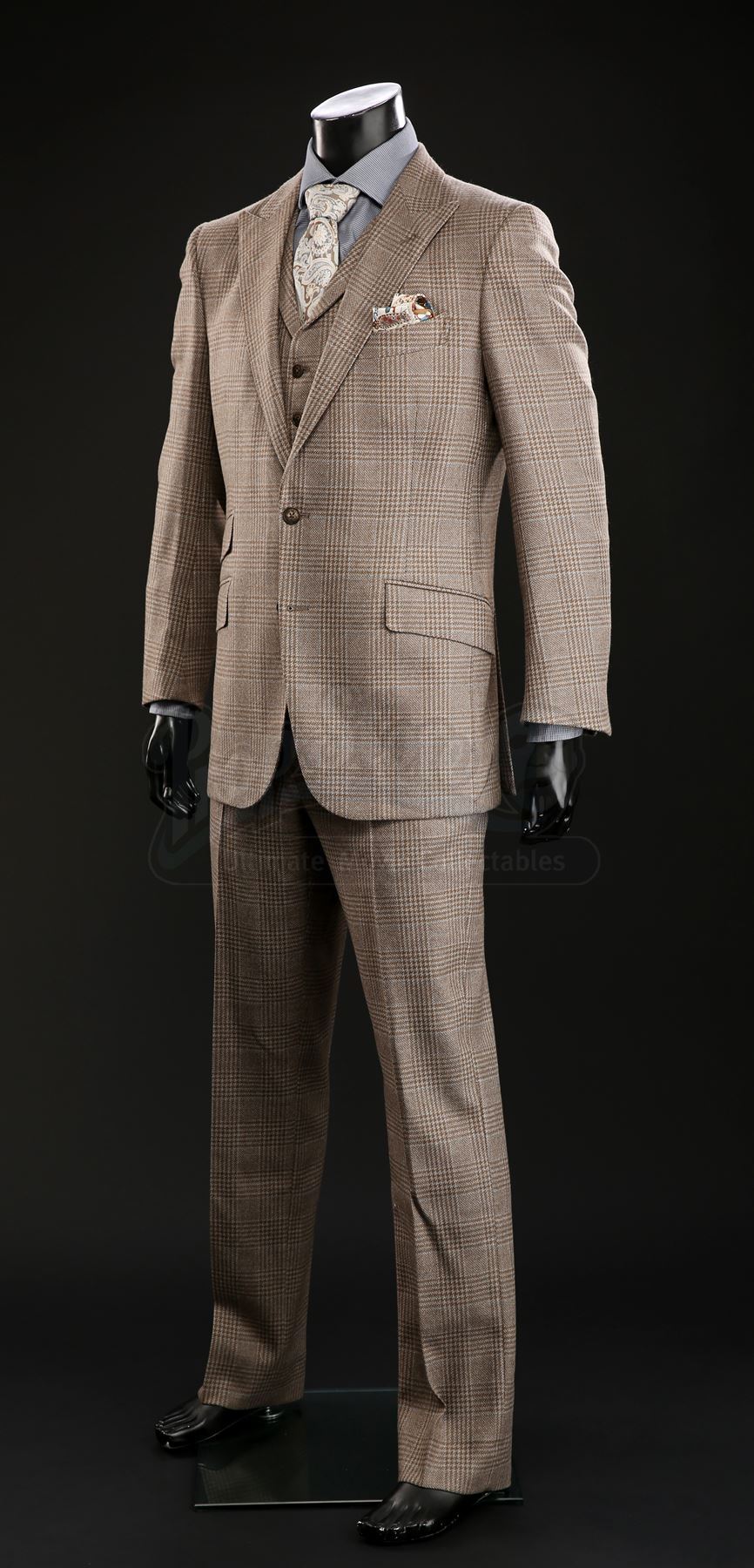 Hannibal Lecters (Mads Mikkelsen) Tan Three-Piece Suit | HANNIBAL (T.V ...