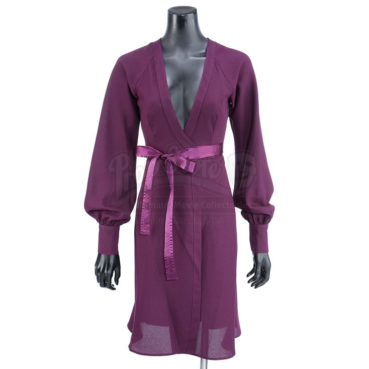 Sydney Prossers (Amy Adams) Purple Dress | AMERICAN HUSTLE (2013)